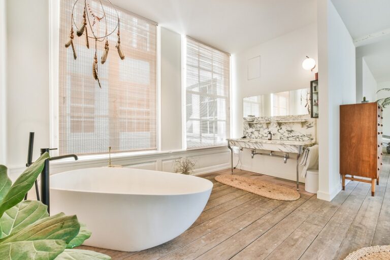 What is a Soaking Tub? Soaking Tub Guide 2024 | Badeloftusa