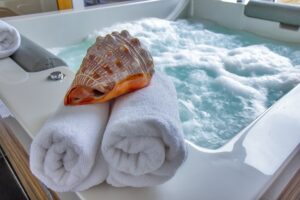What is a Whirlpool Tub: Everything you Need to Know in 2025 - Photos ...